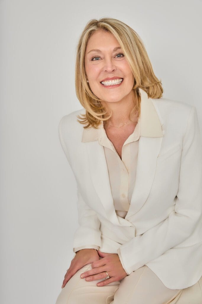 Colette Carlson | Hall of Fame Keynote Speaker & Author